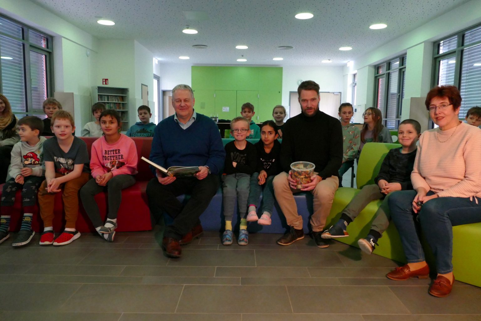 Unsere goldene Jungfrau ist wieder hie! | Sonderpädagogisches ...